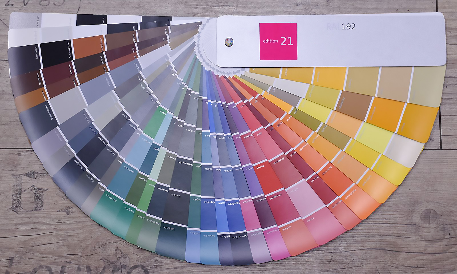 TIKKURILA Luja Ceramic Tiles - farba na keramické obklady 0.9 l ...